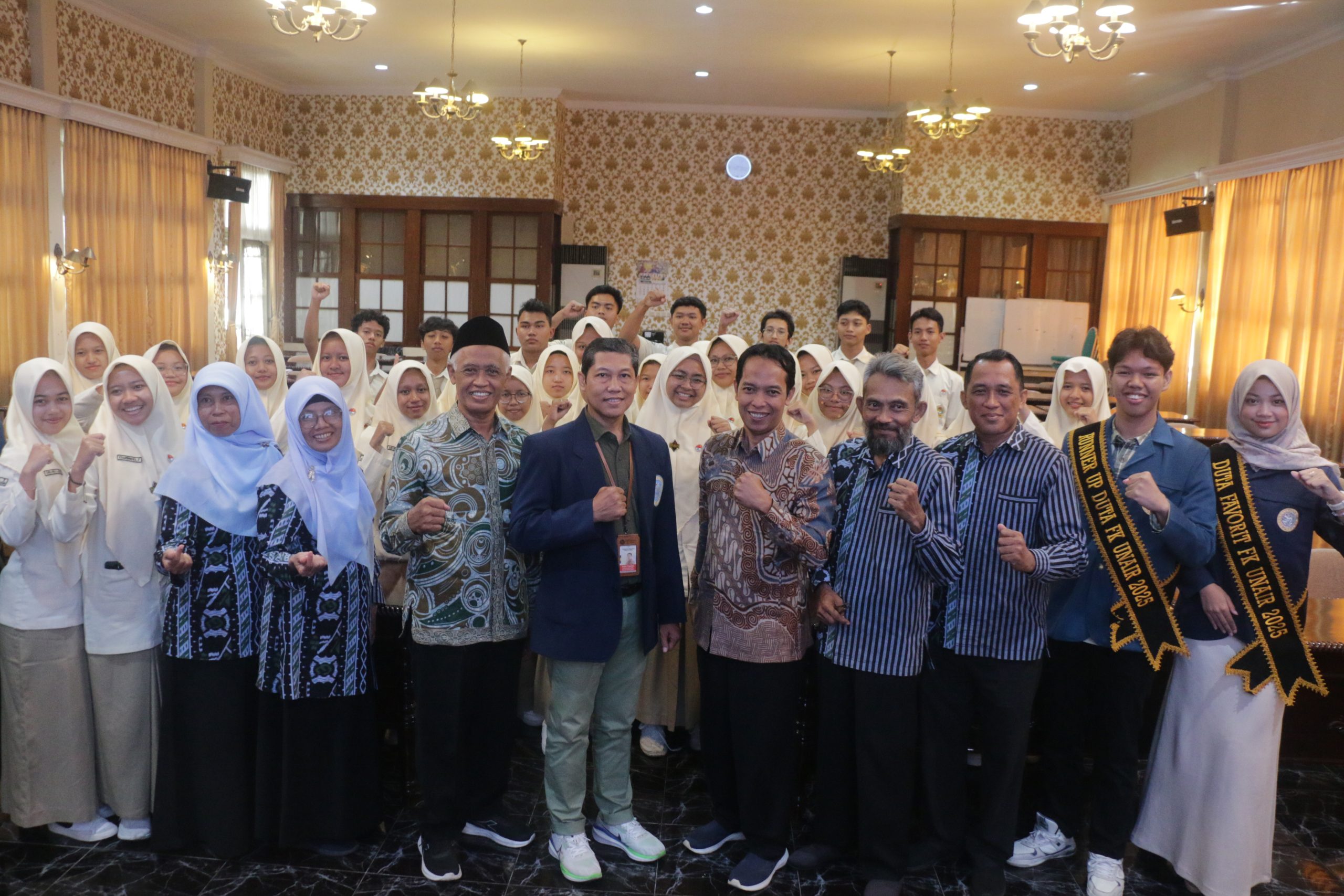 Kunjungan MAN 2 Kota Madiun ke FK UNAIR Bangkitkan Semangat Siswa ...